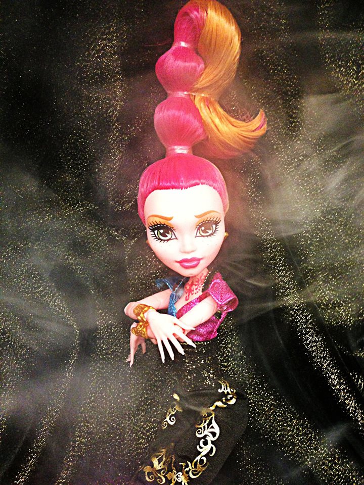 Monster High: Monster Fans Atentas siempre ♥