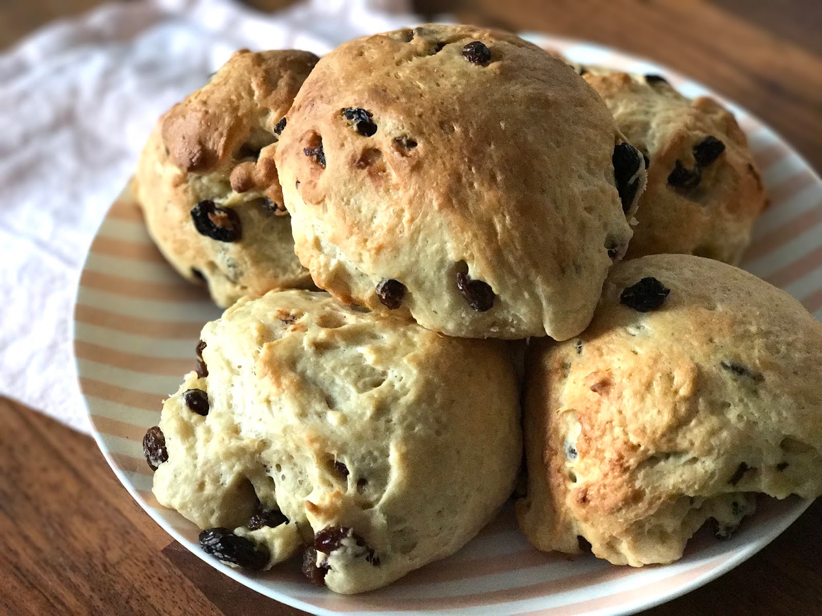 Superhero Raisin Buns | Baby Recipes / LUCY LOVES TO EAT
