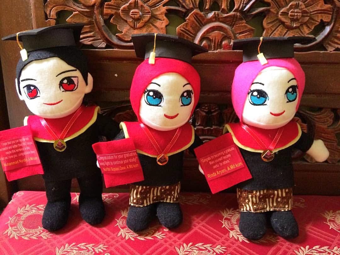 pembuat boneka custom satuan di Solo: Boneka Wisuda 2018
