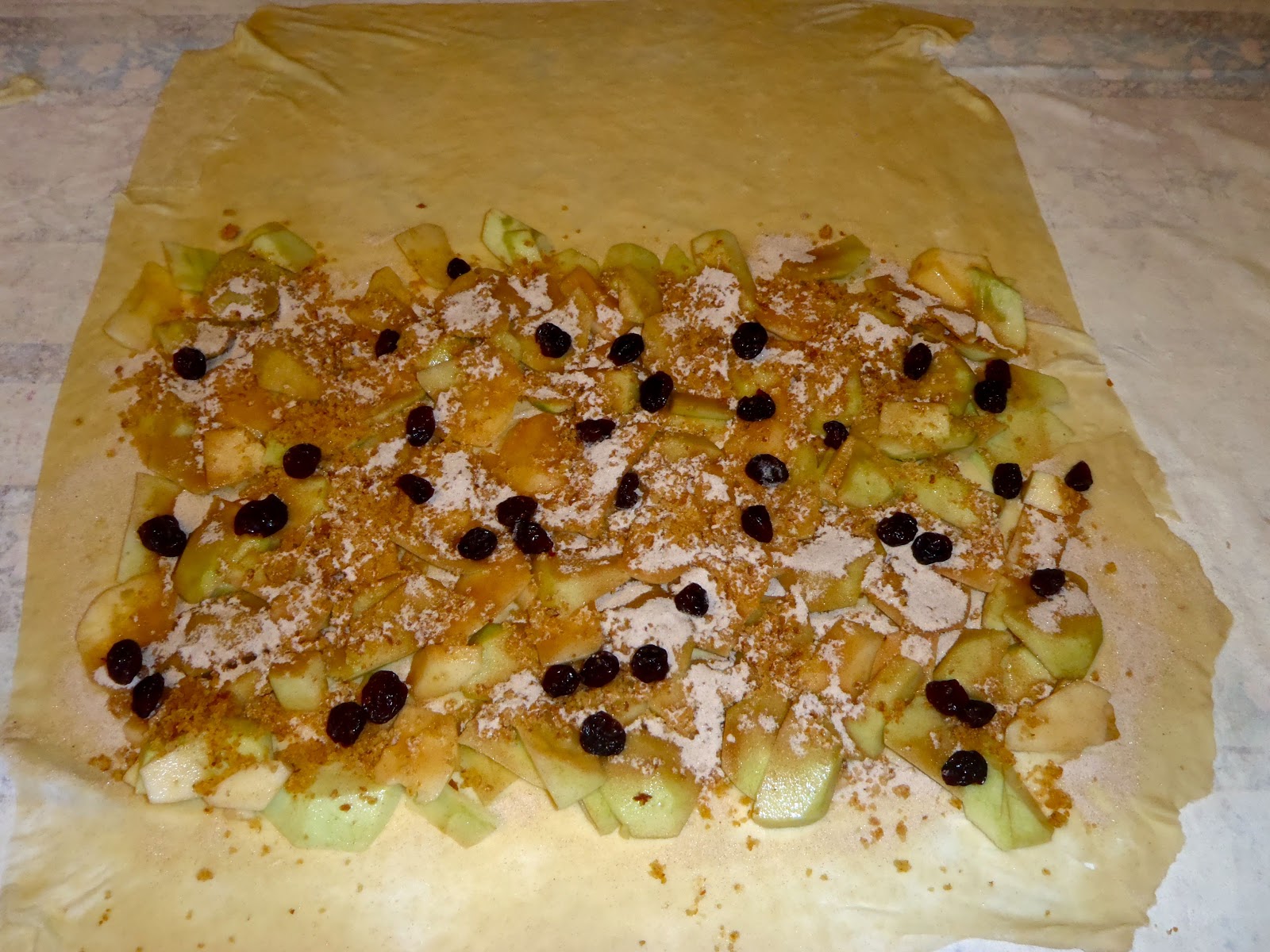 Slovenian Roots Quest: Apple Cranberry Strudel: My First Time