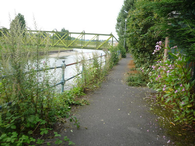 Mad Cycle Lanes of Manchester: Irwell River Park: Part 4 - River Park ...