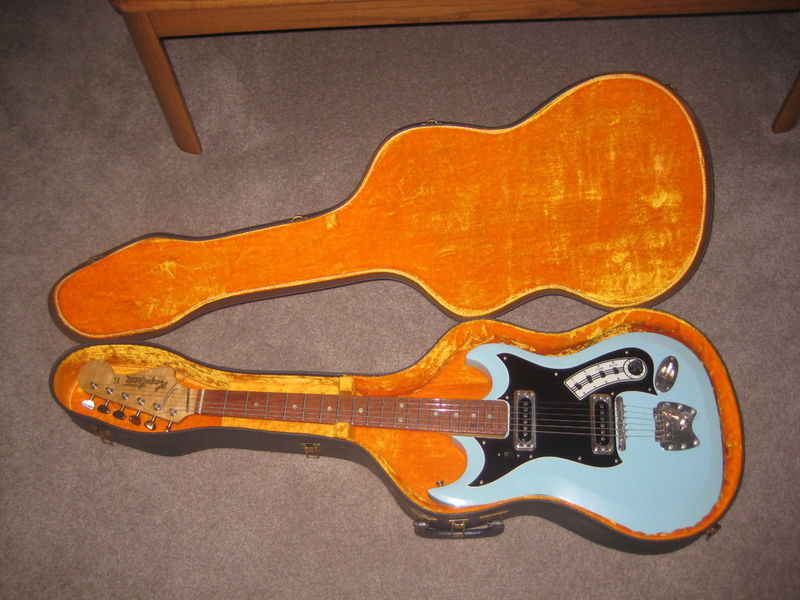 Canadian Vintage Guitar Hunt: 1965 HAGSTROM II Electric Guitar