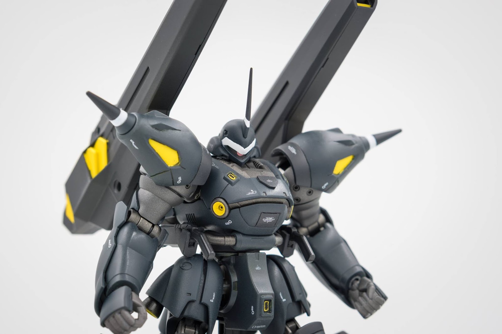 Custom Build: HGBF 1/144 Kampfer Amazing + Extra Weapon Binders