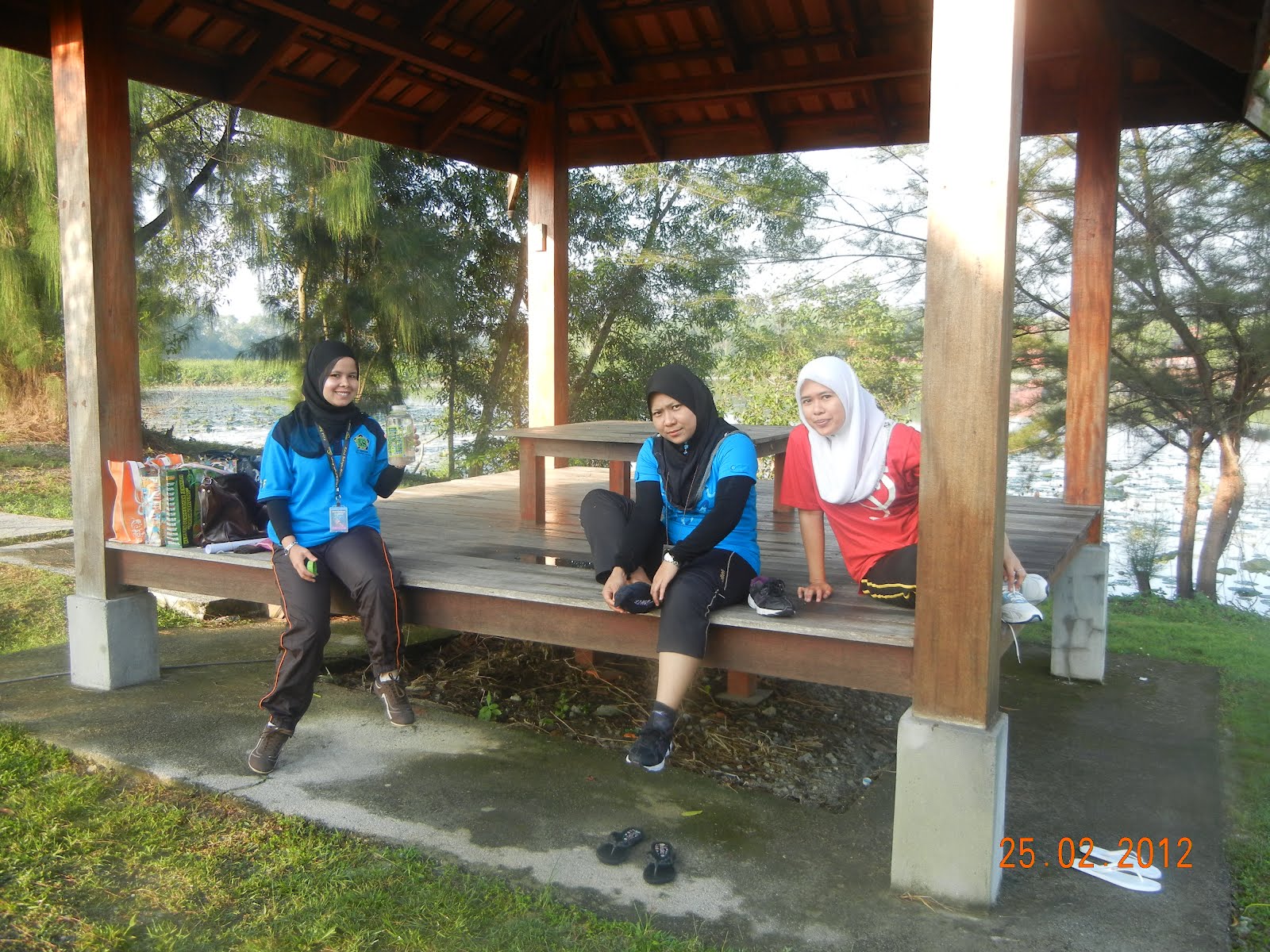 LuAhAn SaNuBaRi HaTi: paya indah wetland dengkil-hari bersama petunia