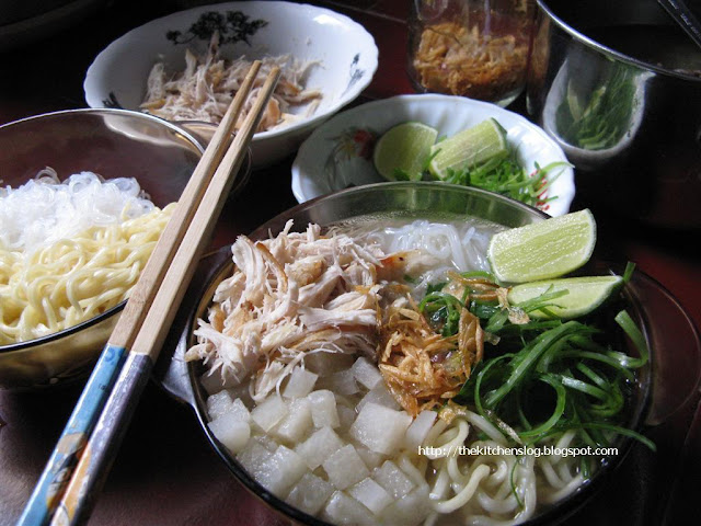 Mi Sop Medan (Medan Style Chicken Noodle Soup)