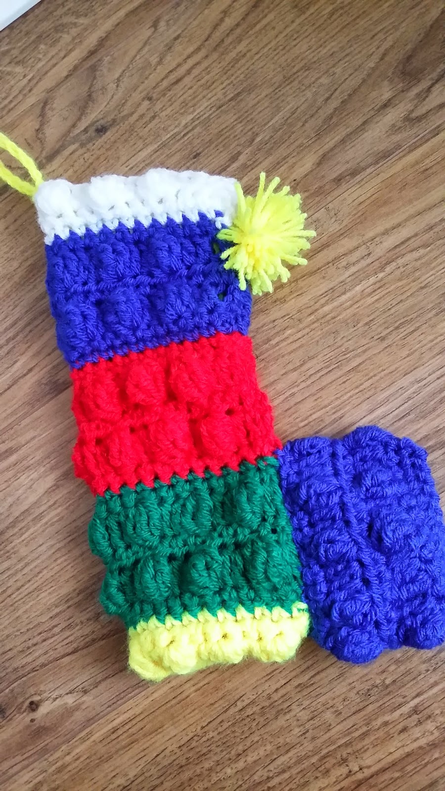 Itsy Bitsy Hooks: lego style stocking crochet