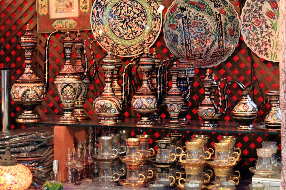 Posted by Wandering Writer at 7:00 AM