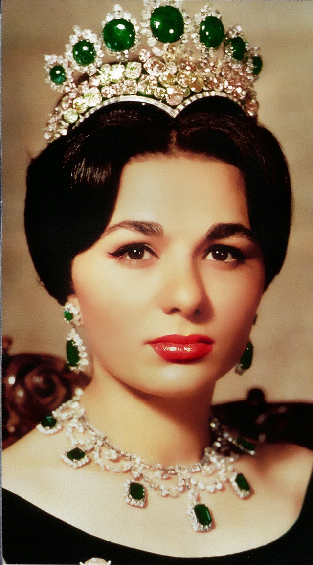 17 Beautiful Portraits of a Young Farah Pahlavi, the Last Empress of ...