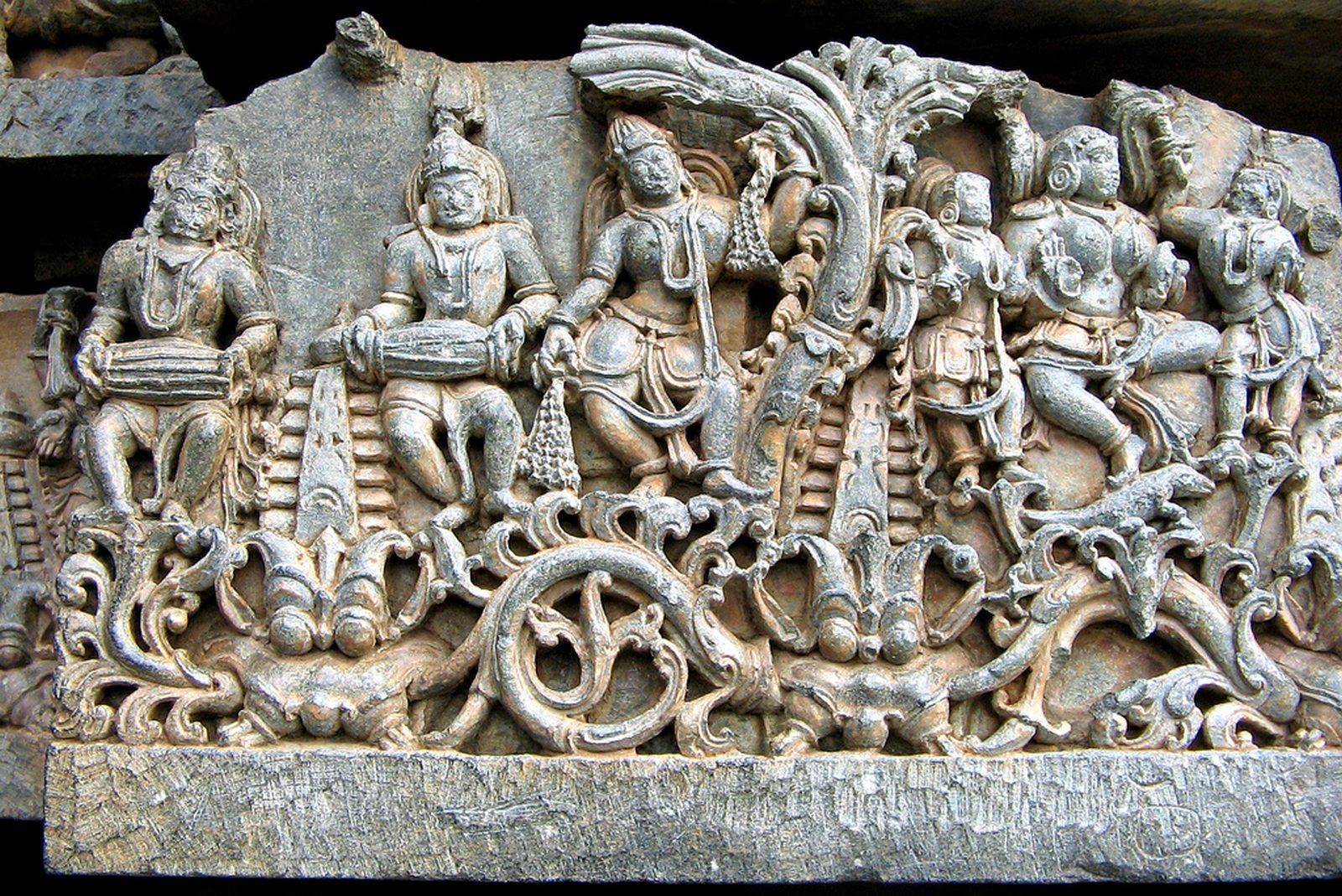 Unknown Ancient Historical Tourist Destinations in India: Halebidu ...