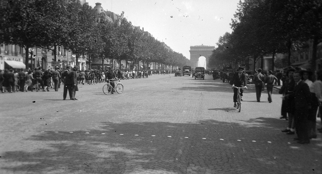 Paris during World War II ~ vintage everyday