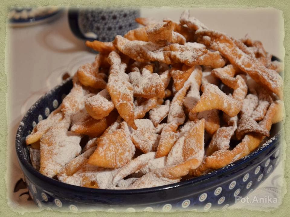 Domowa kuchnia Aniki: Przepis na chrust czyli faworki doskonałe