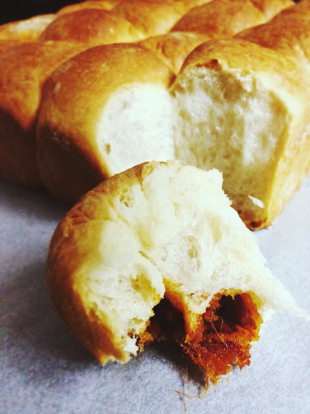 The Humble Hostess: 泰式辣椒肉鬆餐包 Thai Chili Jam Pork Floss Dinner Rolls