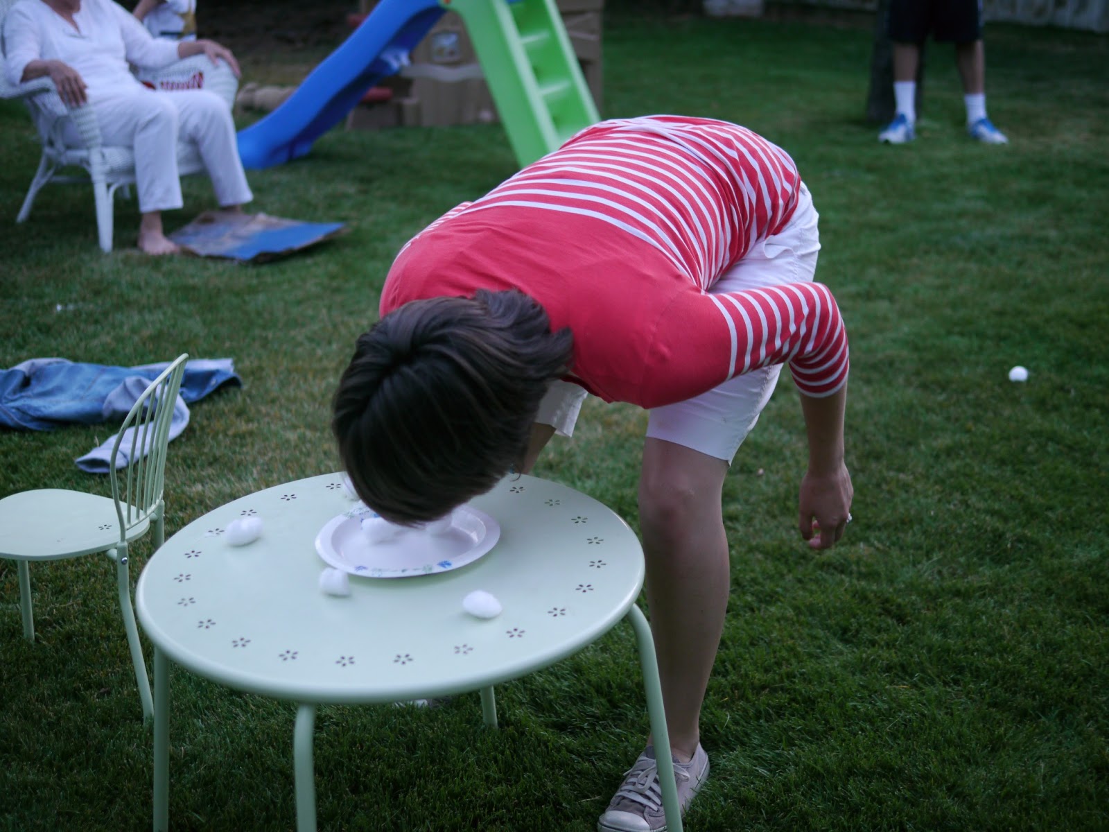 Backyard games Minute to Win it Games pt 2 - The Style Sisters