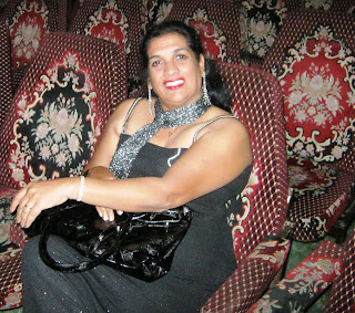 SHARON N´ WILMIX MAZARELLO: SHARON CONQUERS AFRICA