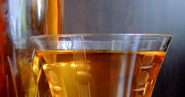 Rosolio - włoska nalewka różana - Moje Małe Czarowanie - Dorota ...