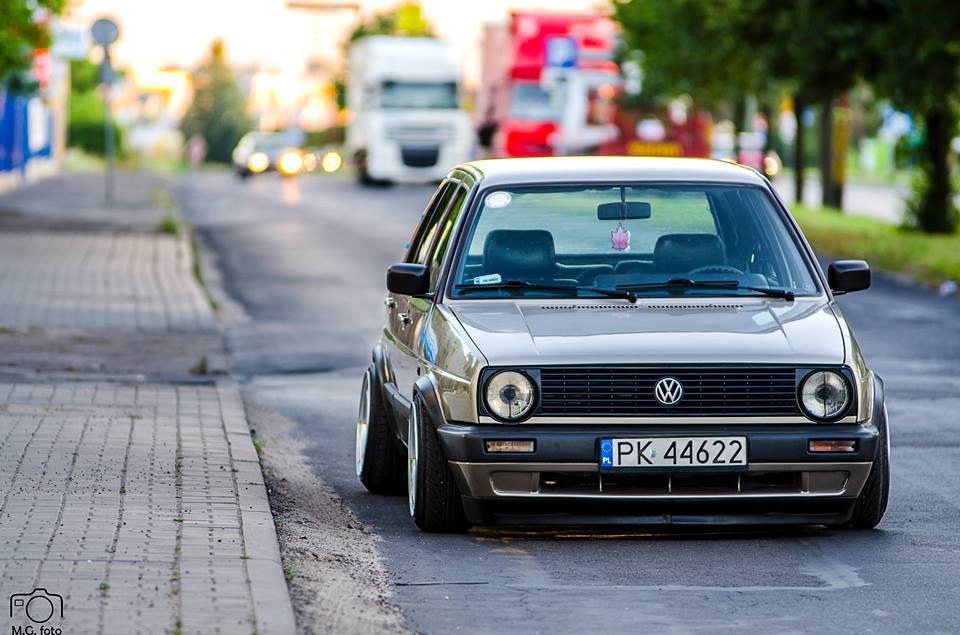 Volkswagen Golf 2 Slammed - Automotive Car Center