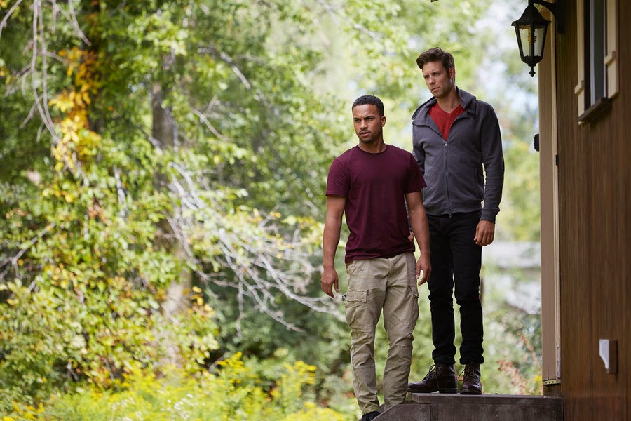 Laura Vandervoort: Bitten Season 2: Syfy's Promotional Poster, Photos ...