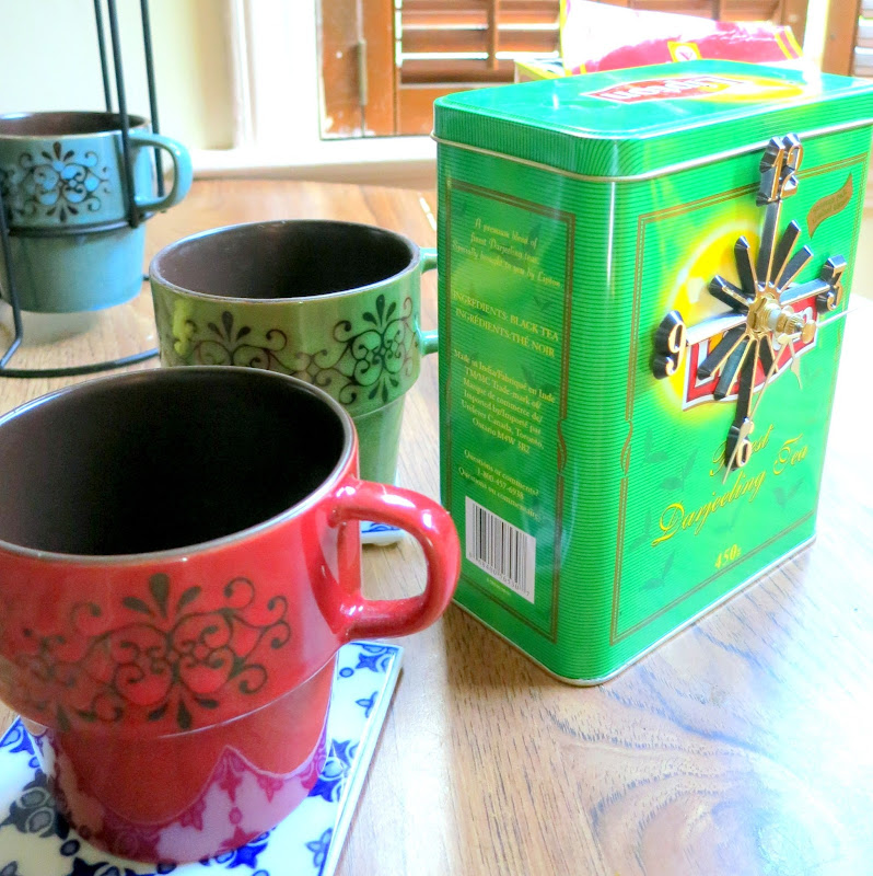 Dharmakarmaarts: DIY: Repurposed Tin into Handmade Clock