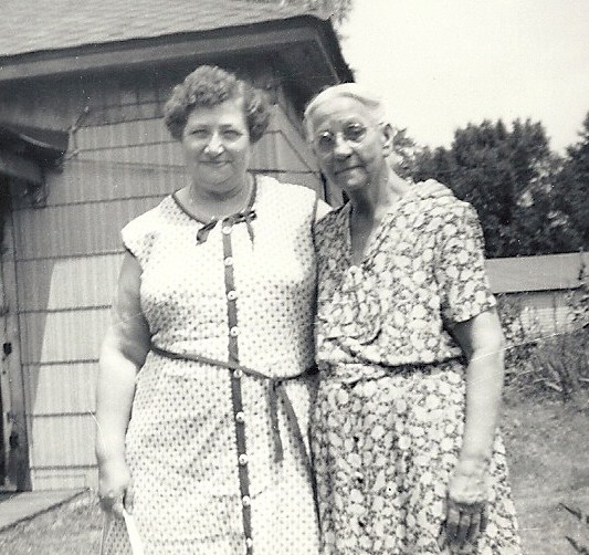 A moment's sunlight fading in the grass.: Gimbel, Westra, Mullet ...