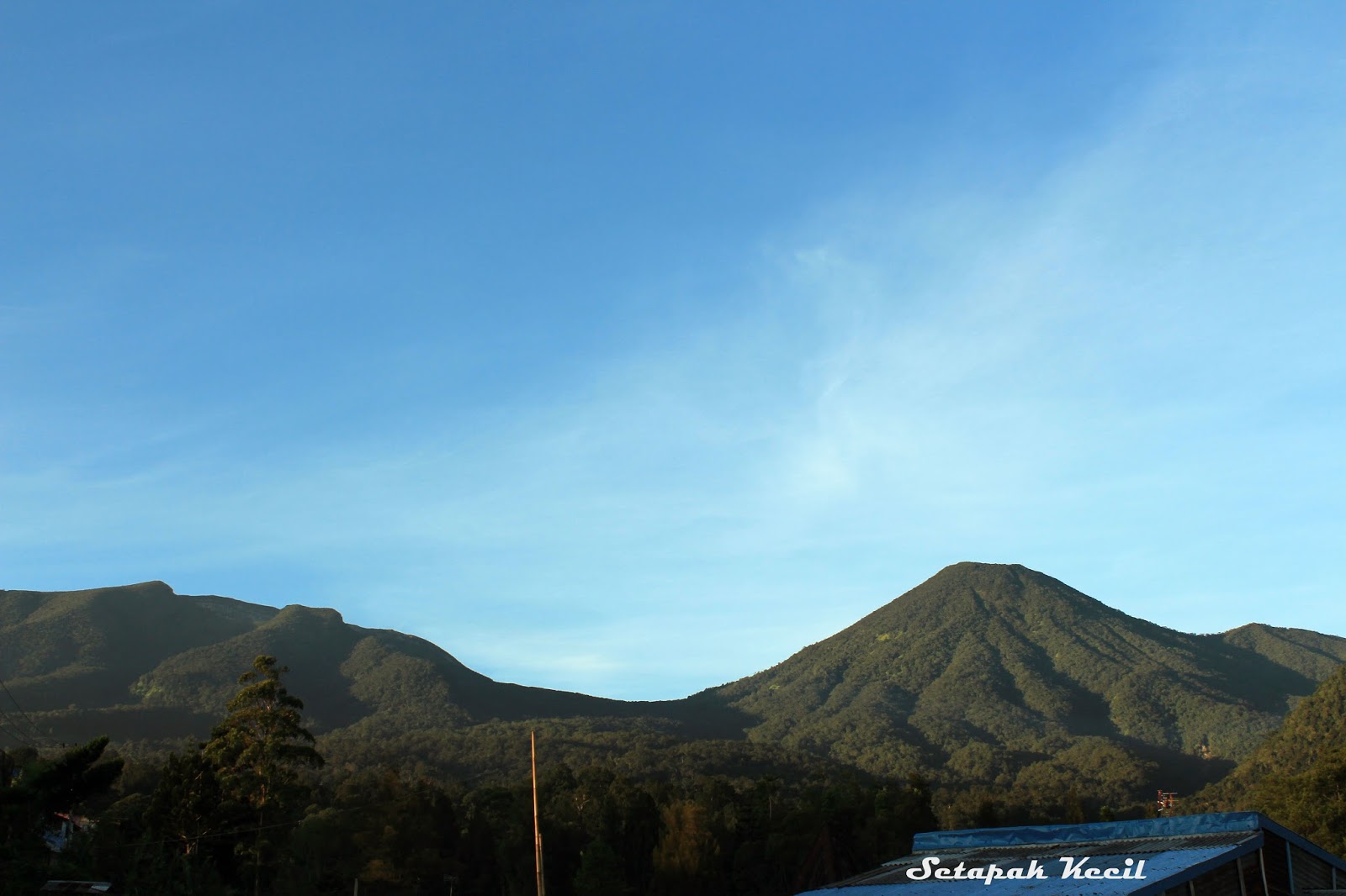 Foto Puncak Gunung Gede Pangrango