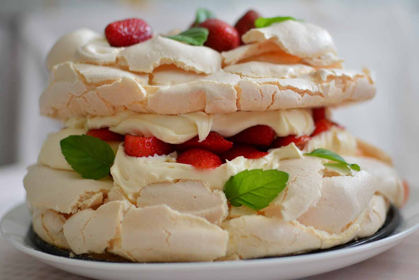 Beza Pavlova z truskawkami