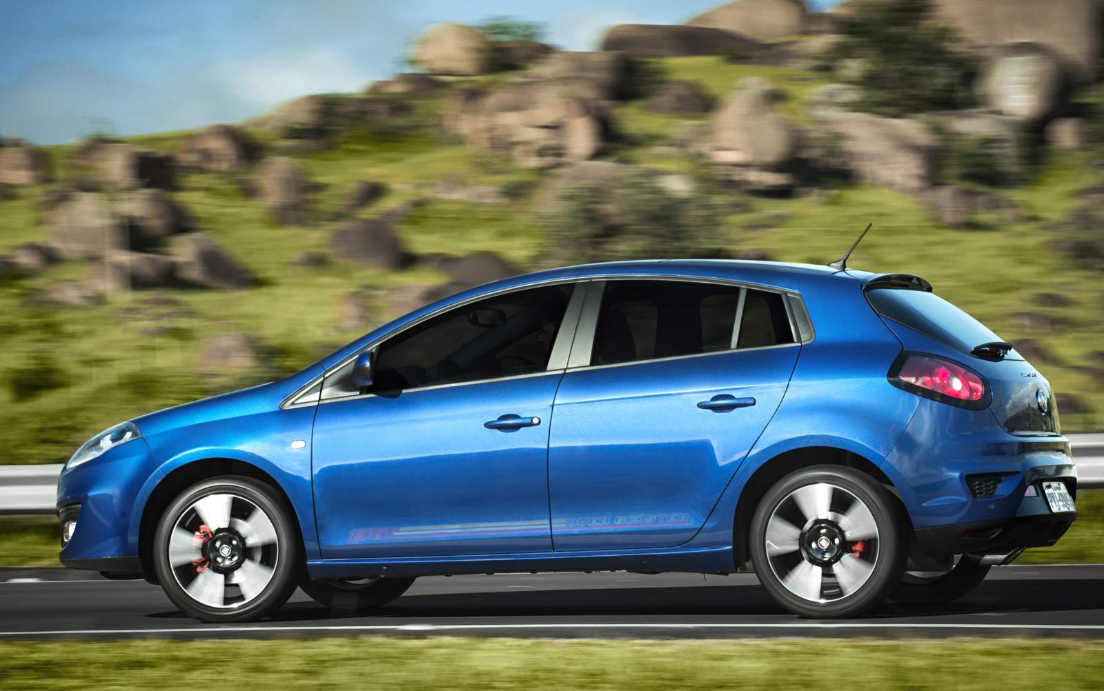 Novo Fiat Bravo 2016: tabela de preços e fotos oficiais