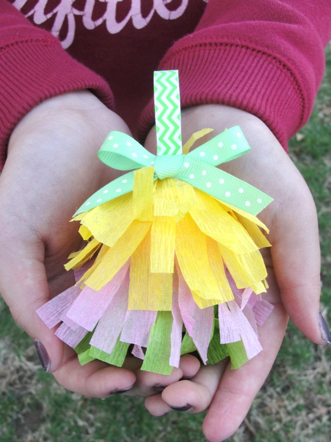 The Cutest Little Pinatas - Egg Pinatas - Crafts a la mode