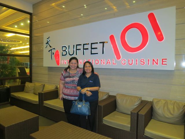 In Pinay's Tummy: THE VIKINGS AND BUFFET 101 (MOA) QUEUE