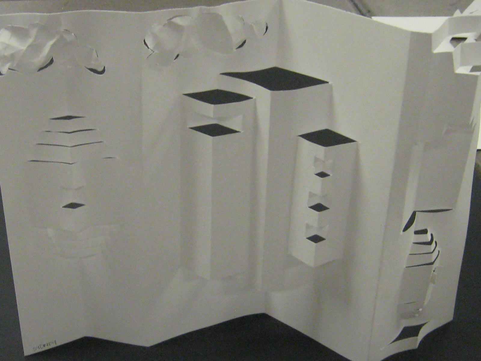 Make it Artwork : Building out of paper