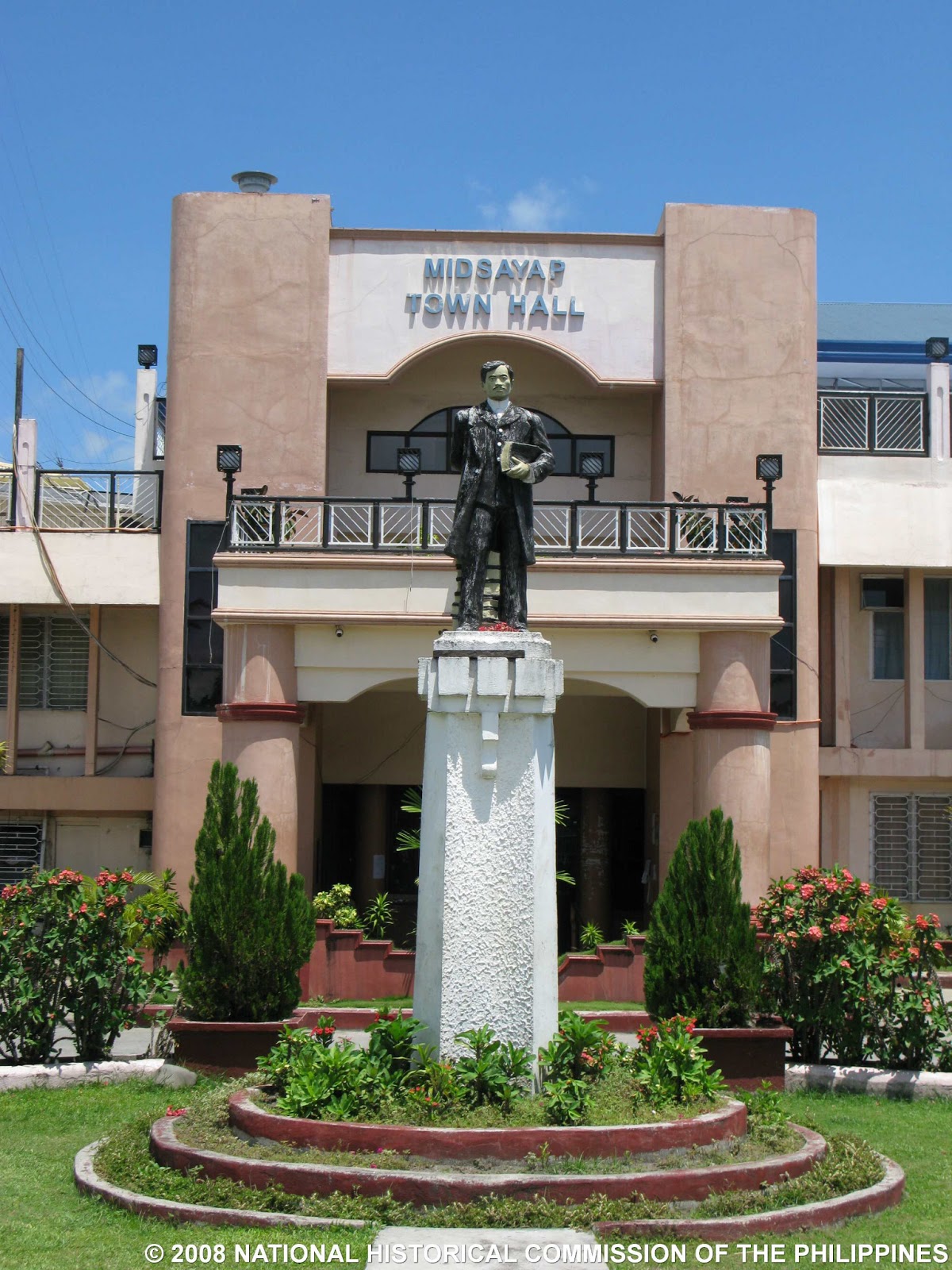 Sari-saring Monumento Alay Kay Rizal: Midsayap Municipal Hall ...