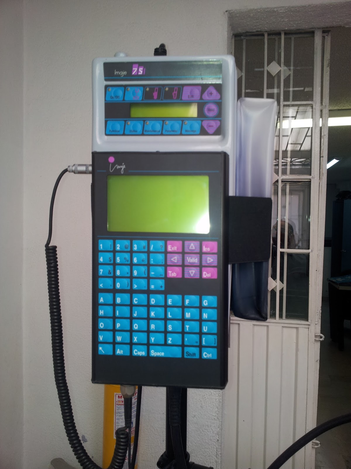 MAQUINAS CODIFICADORAS Y ETIQUETADORAS