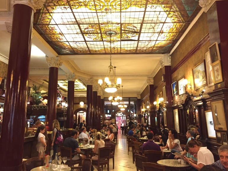 Cafe Tortoni en Buenos Aires - Across my Universe