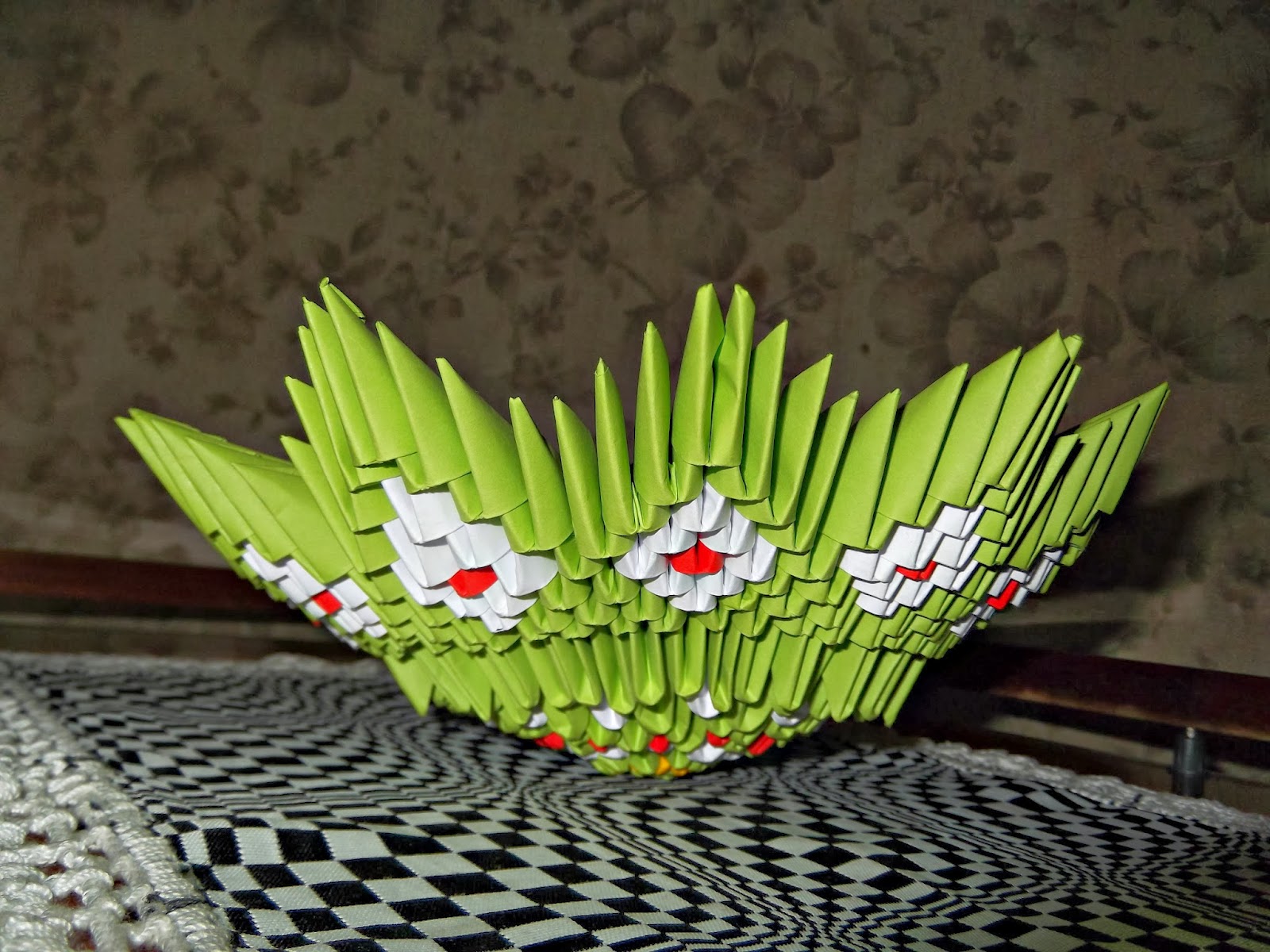Origami Magic: Plate for sweets