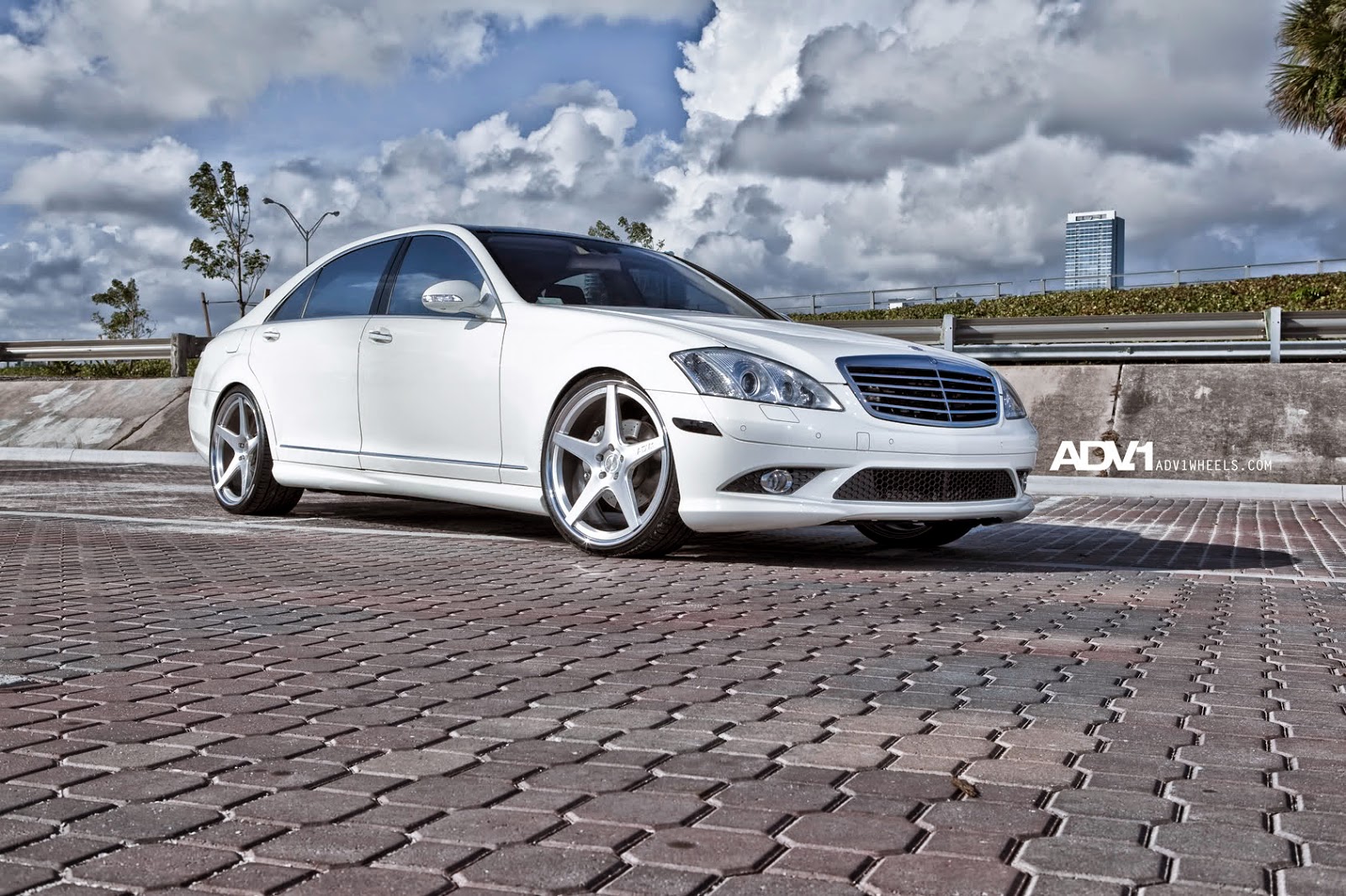 Mercedes-Benz W221 S550 on ADV.1 Wheels | BENZTUNING