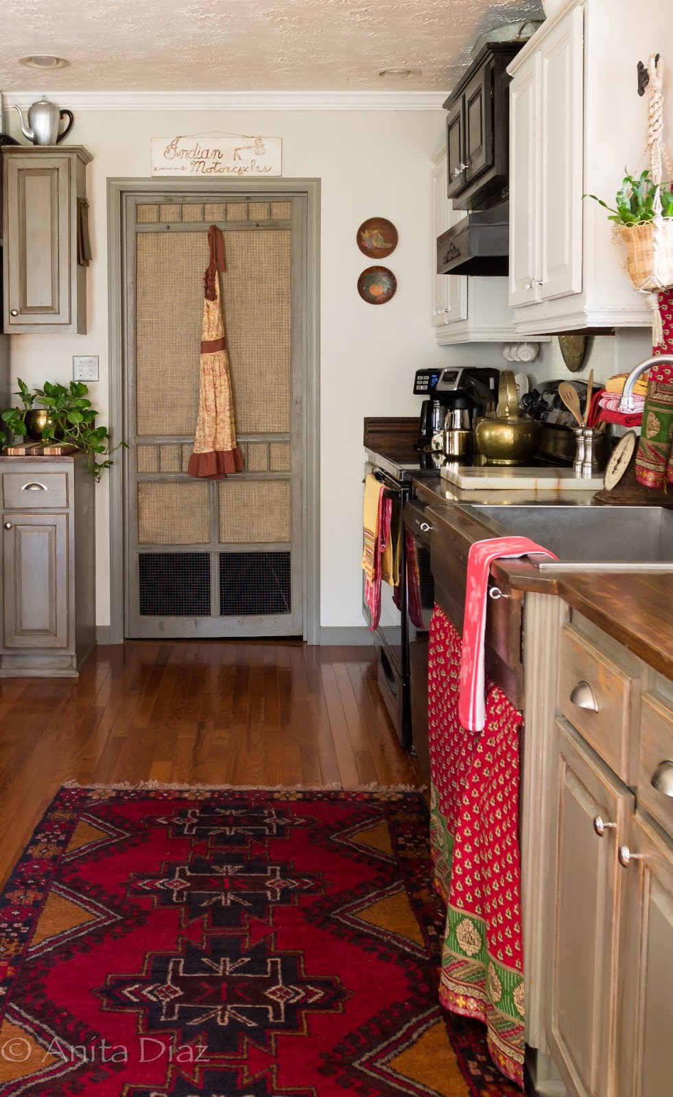 Reclaiming vintage trim - Whispering Pines Homestead