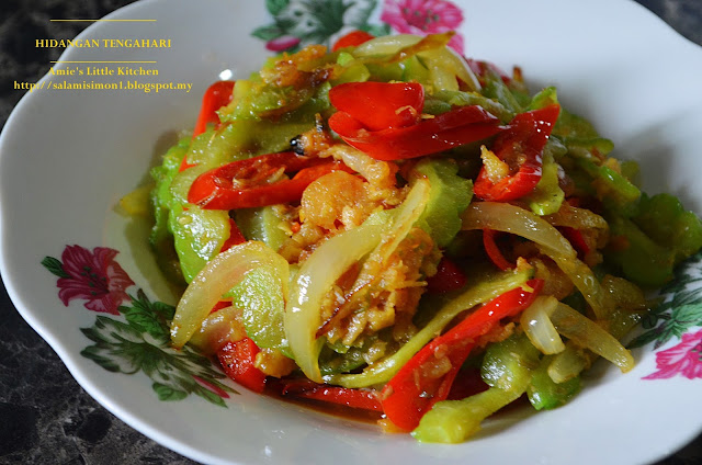 Peria Tumis Udang Kering, Ikan Sulig Goreng, Sup Kaki Ayam & Sambal ...