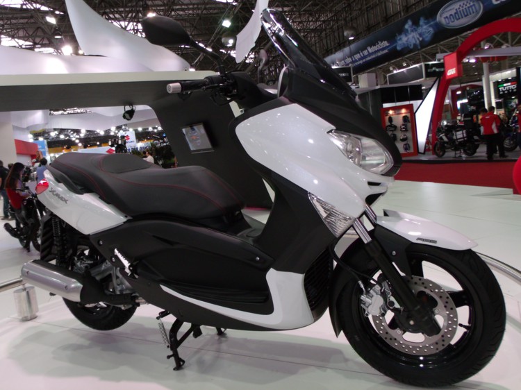 GP MOTOR & CYCLE MULT-MARCAS: Novos scooters da Yamaha: T-Max e X-Max ...