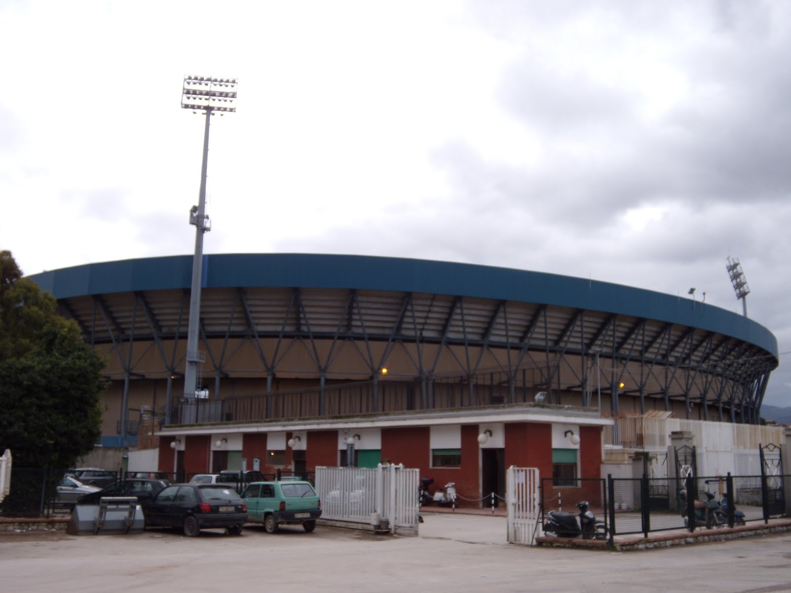 stadien: Palermo Stadio Renzo Barbera (Palermo-Juventus) 2.2.2011
