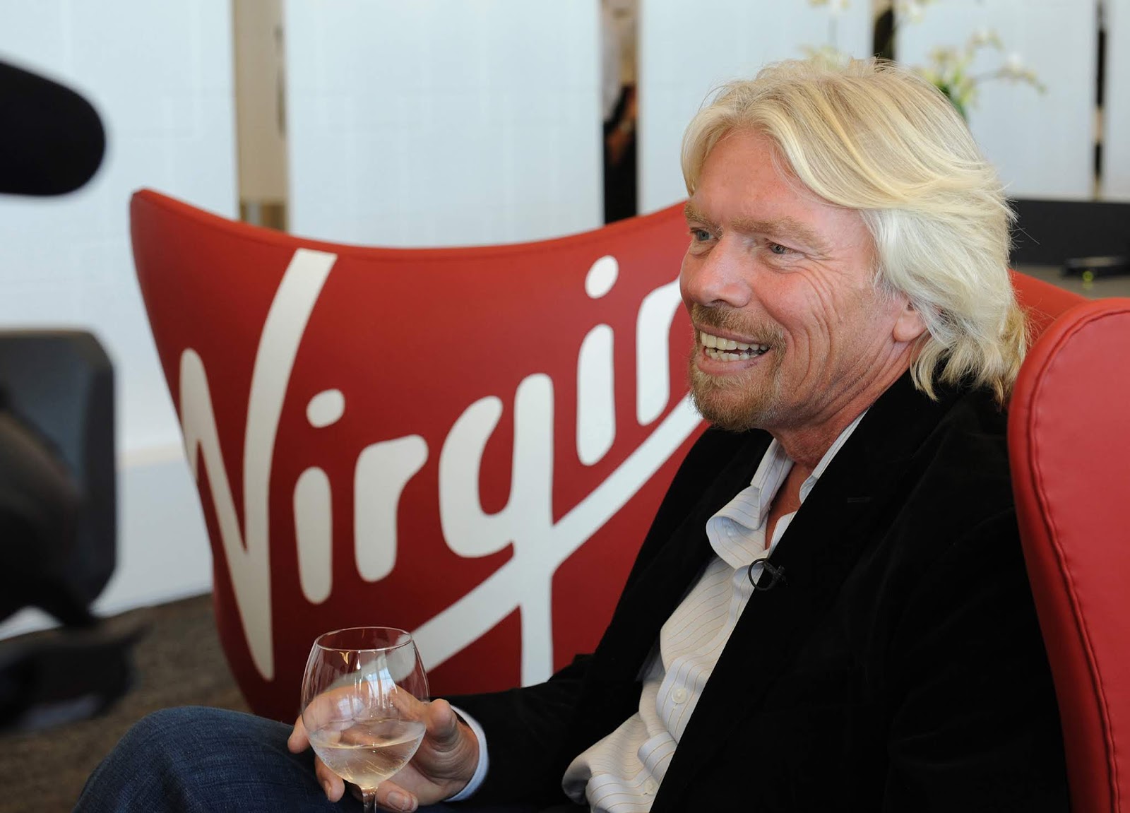 Richard Branson: Dono do Grupo Virgin planeja show humanitário na ...