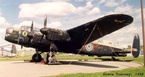 The Bayo-Hunter: AVRO LANCASTER - SPECIFICATIONS