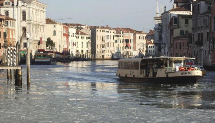 Images and Places, Pictures and Info: venice frozen water