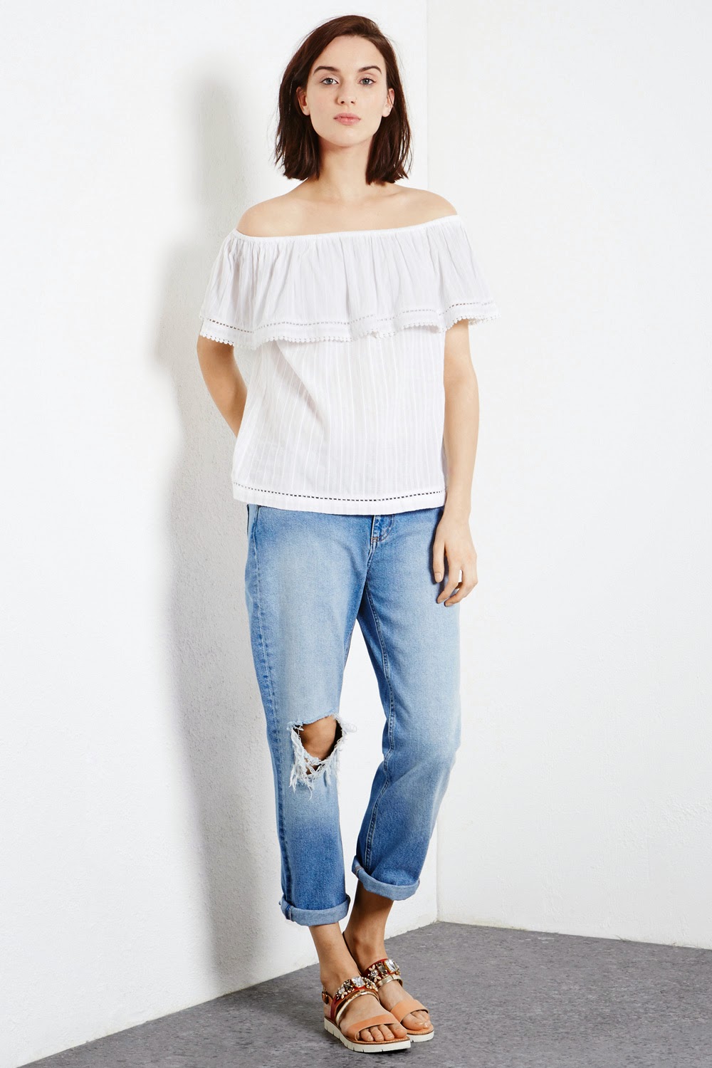 The Fashion Lift: The Crisp, Endlessly Useful and Chic White Summer top