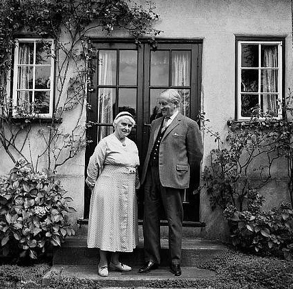 THE GRANDMA'S LOGBOOK ---: J.R.R.TOLKIEN: THE LORD OF THE HIGH-FANTASY