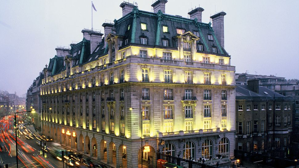 Passion For Luxury : The Ritz London
