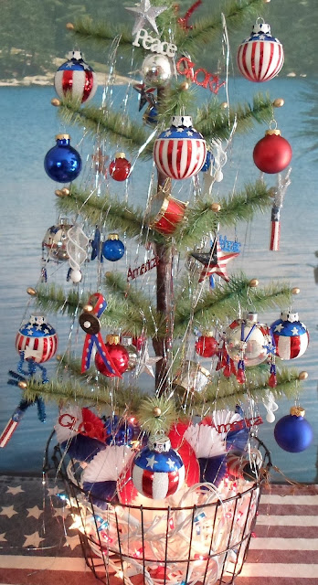 Happier Than A Pig In Mud: 4th of July Tree-2016