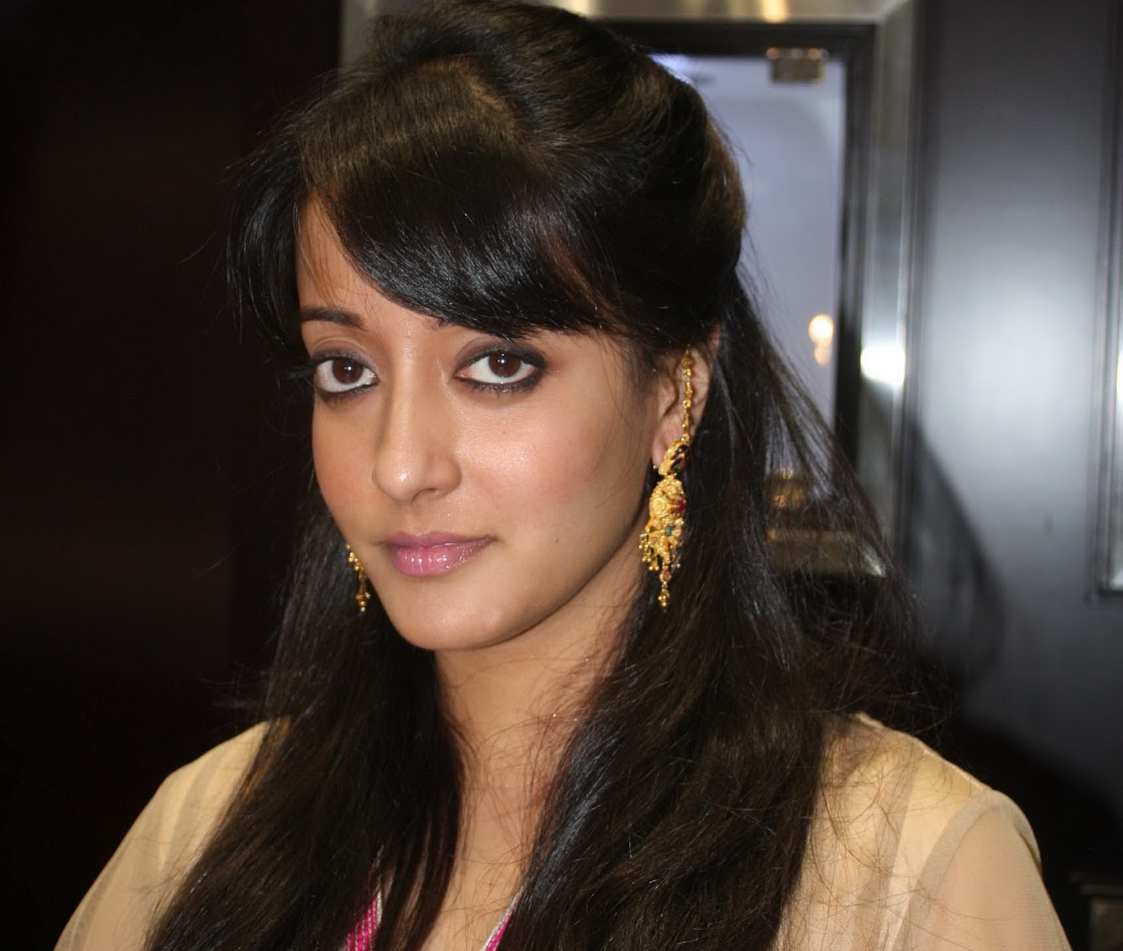 Raima Sen photos hd | Celebrity Pictures | Hot Images | HD Wallpapers