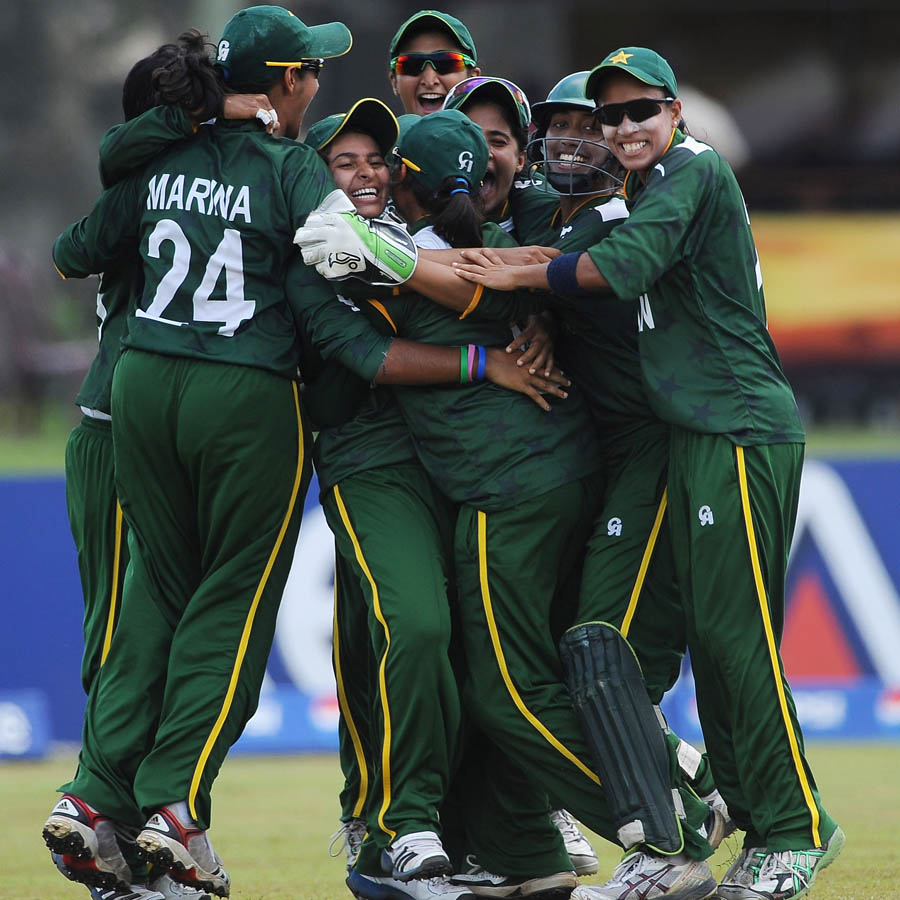 Talat's Blog: Pakistani Women's Cricket Team Blazes India