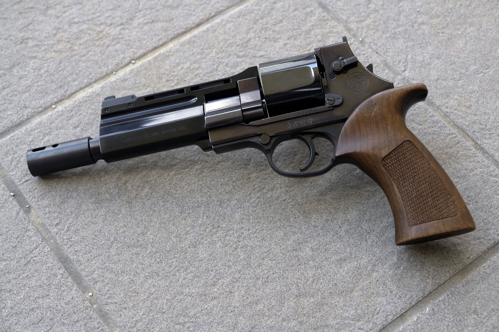 TINCANBANDIT's Gunsmithing: Strange Revolvers