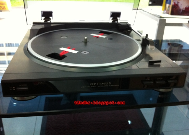 The 2nd Hand Shop: Fisher Fully Automatic Turntable