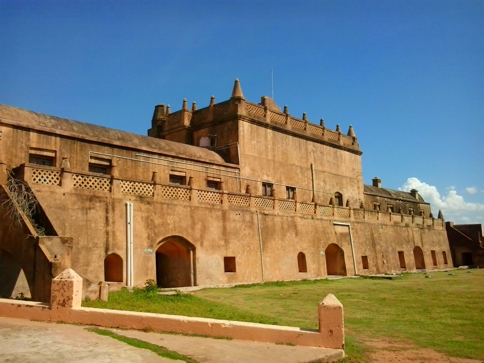 Tamilnadu Tourism: Fort Dansborg (Tharangampadi Fort), Tharangampadi ...